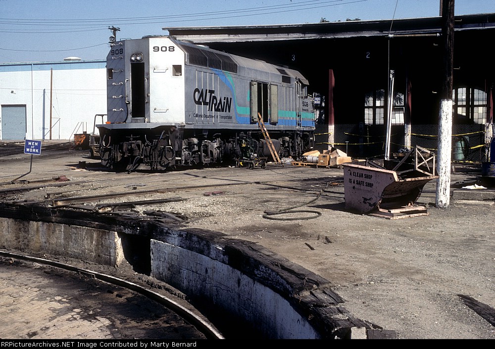 JPBX 908, Lenzen Ave. Roundhouse